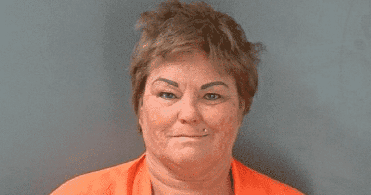 Billie R Davis: Charges dropped against White woman accused of stabbing ...