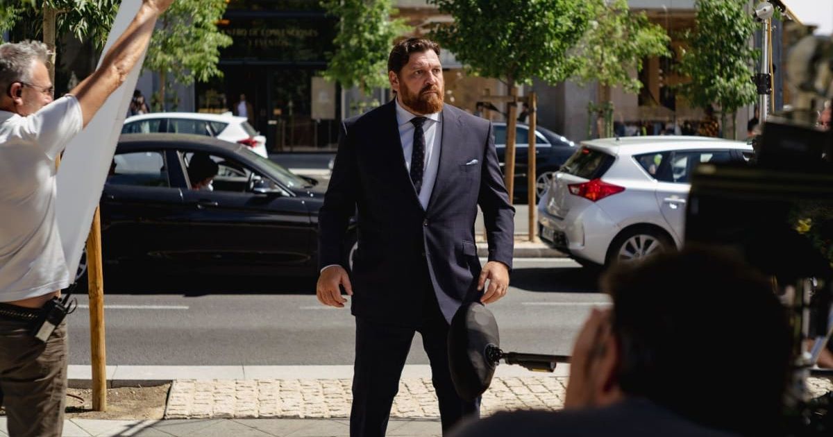 'Red Queen' Episode 1 Sneak Peek: Jon Gutiérrez's path from scandal to ...