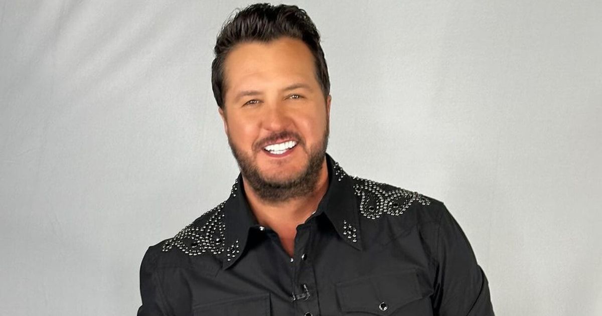 'American Idol' judge Luke Bryan's hilarious fall during concert leaves ...