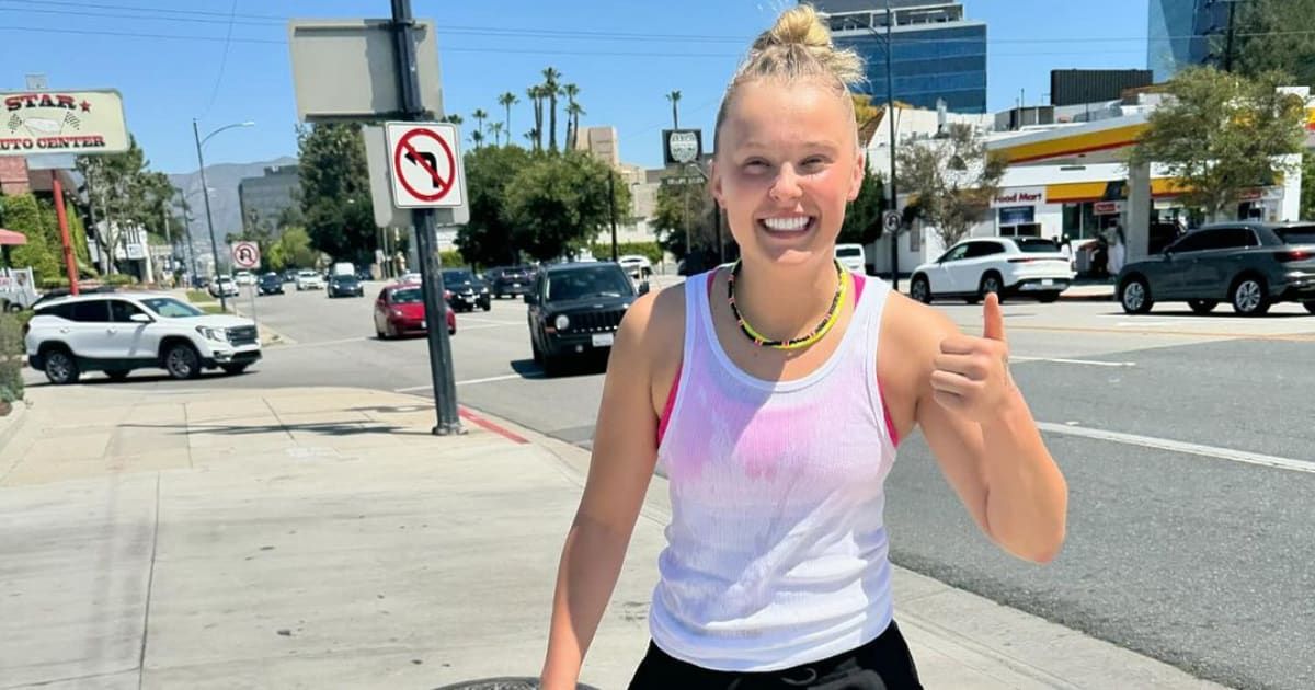 'SYTYCD' judge JoJo Siwa trolled for wearing 'Karma’s a B***h shirt on ...