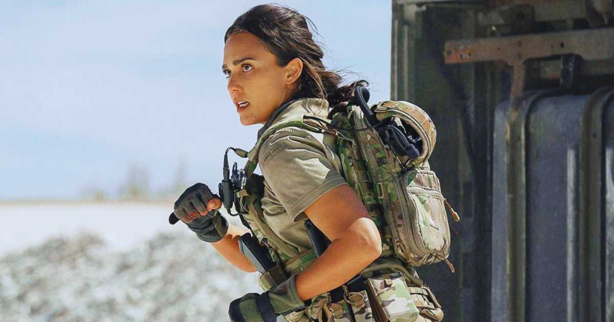 'Trigger Warning' Review: Even Jessica Alba can't save this half-baked ...